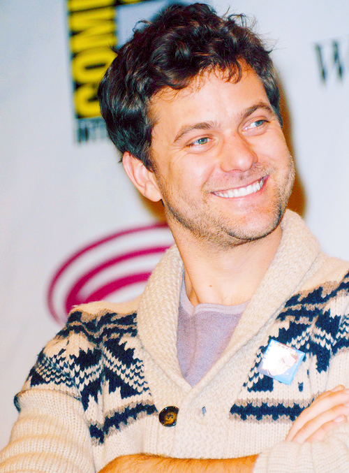 Joshua Jackson Pictures