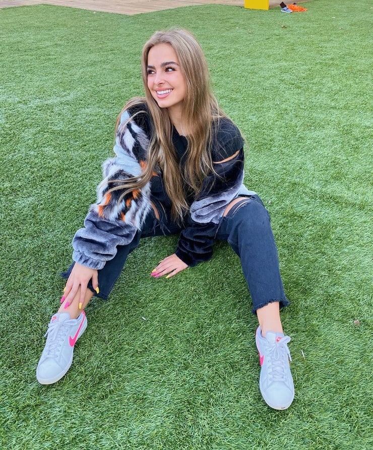 Addison Rae Easterling Pictures. Hotness Rating = Unrated